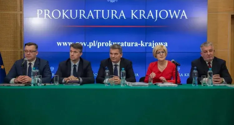 Wypadek kolumny z premier na pokładzie. Bodnarowcy wznawiają ... Wypadek kolumny z premier na pokładzie. Bodnarowcy wznawiają ...