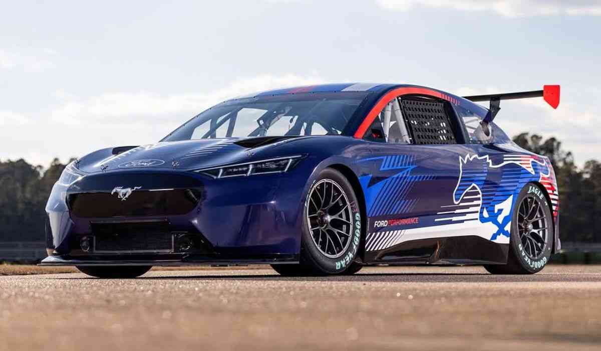 Ford unveils Mustang Mach-E electric for NASCAR and aims for a new ...