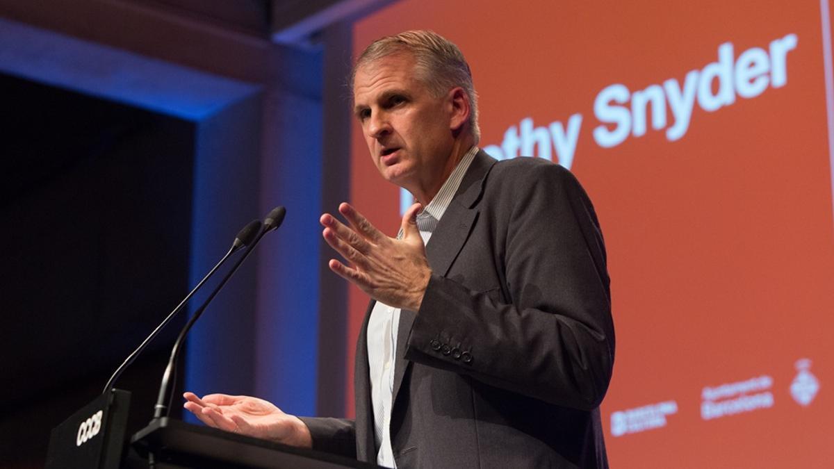 Timothy Snyder: "Si los americanos no se dan cuenta en tres meses de la ...