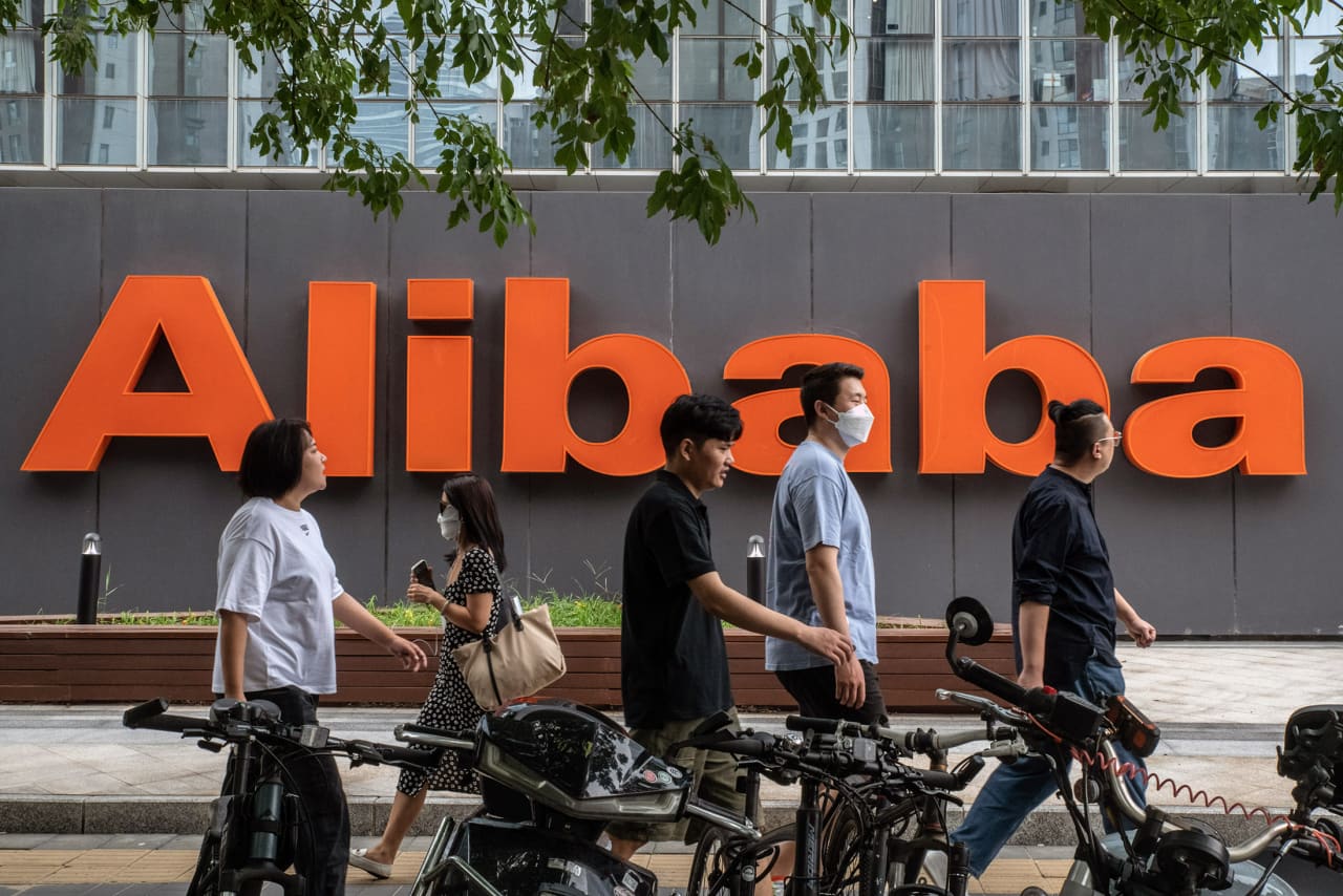 Alibaba Stock Is a Winner—if It Can Survive Trump Tariff Turbulence