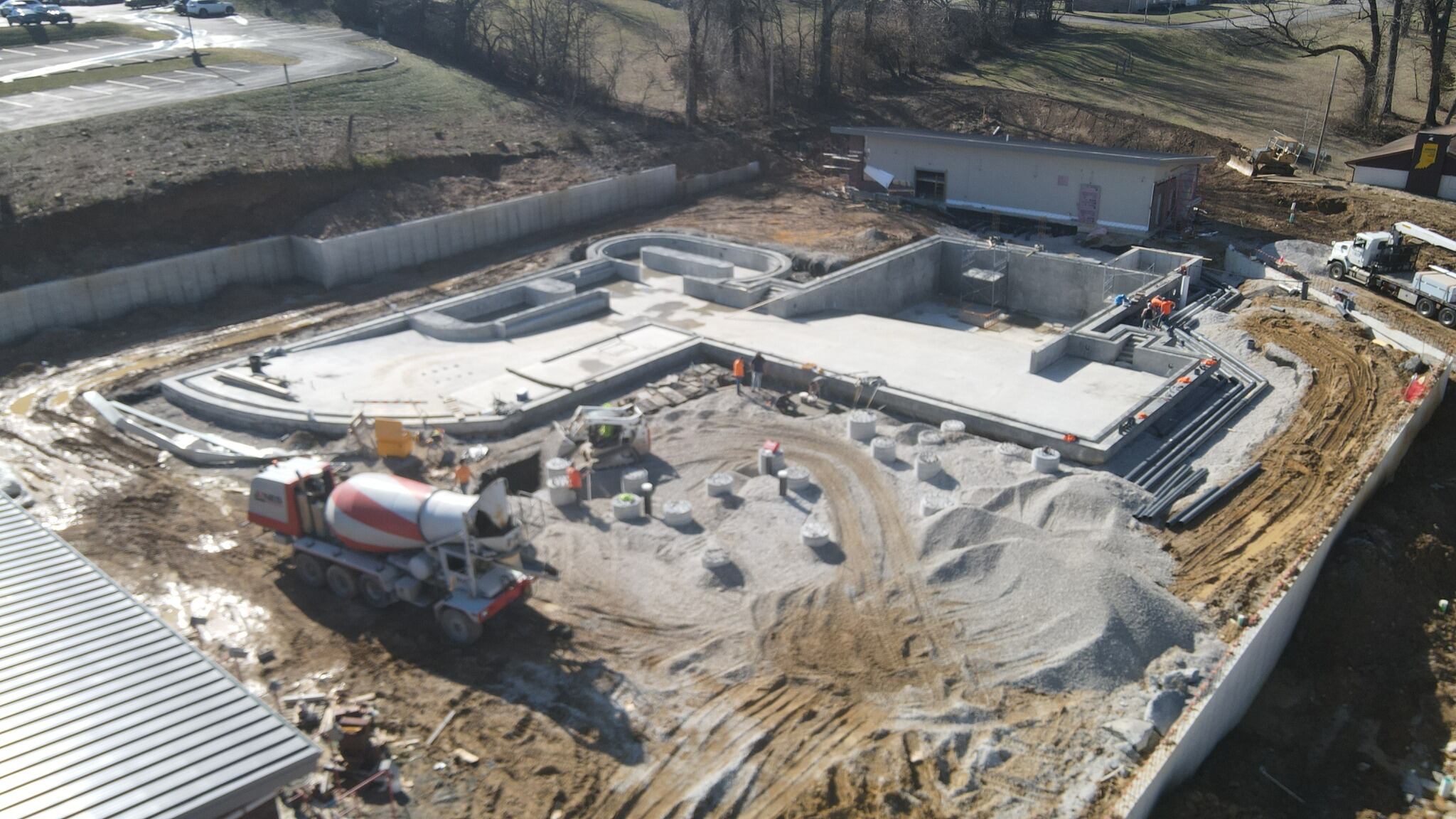 Jasper officials share pool progress pics as opening day approaches