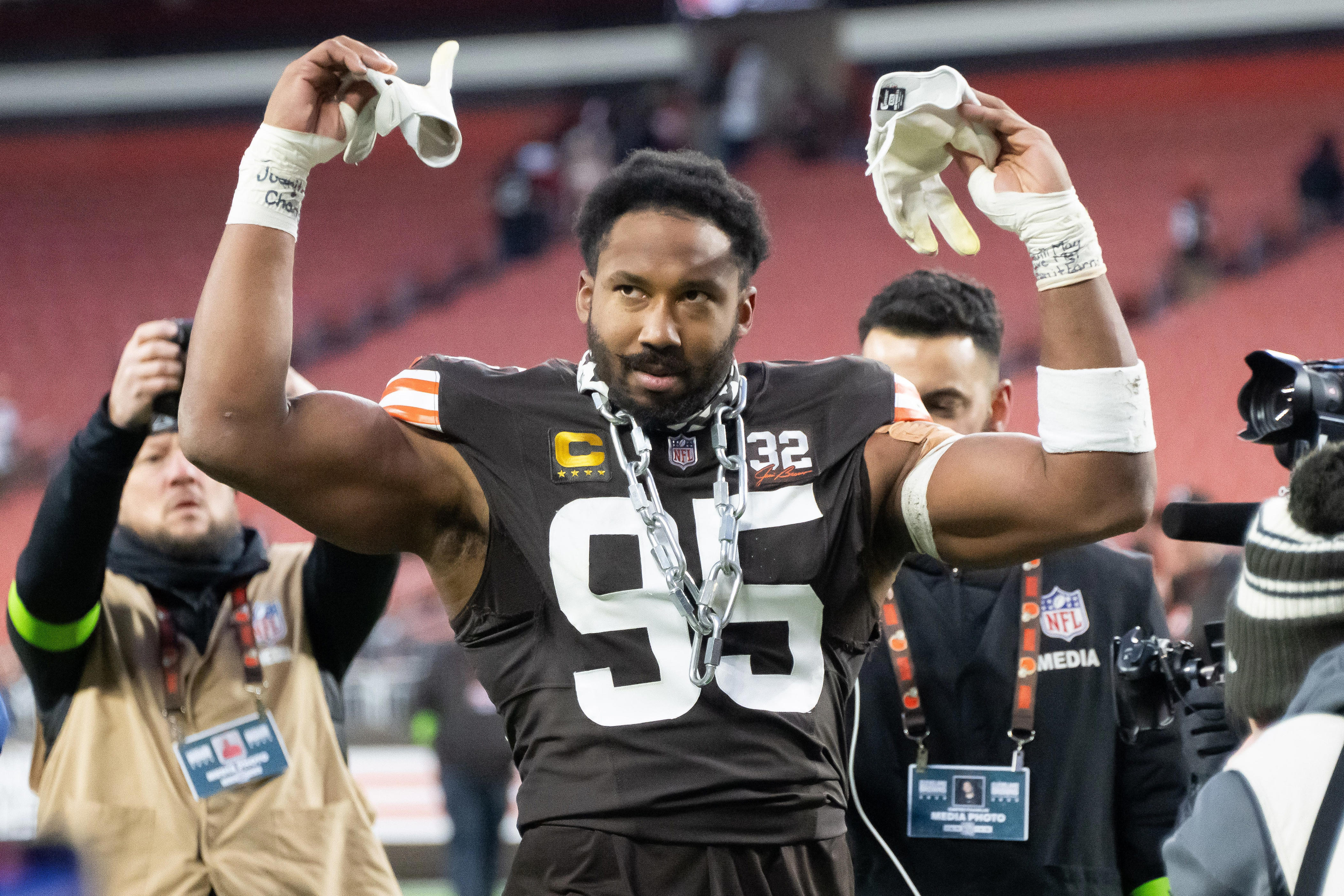 Green Bay Packers should trade for Browns star defensive end Myles ...