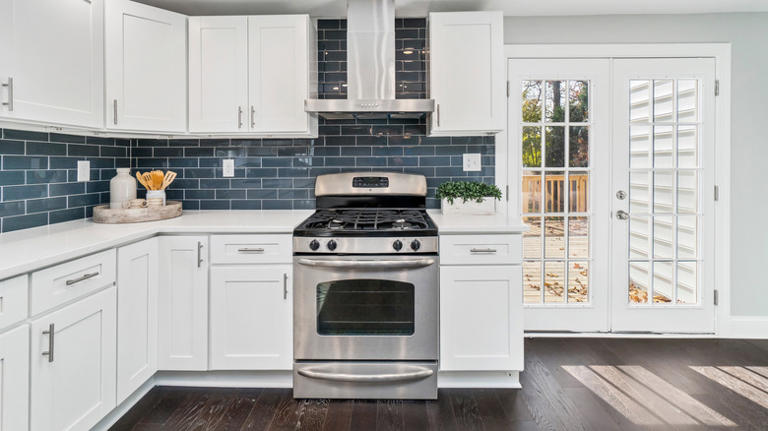 The Sparkling Kitchen Backsplash Trend That's Outdated For 2025