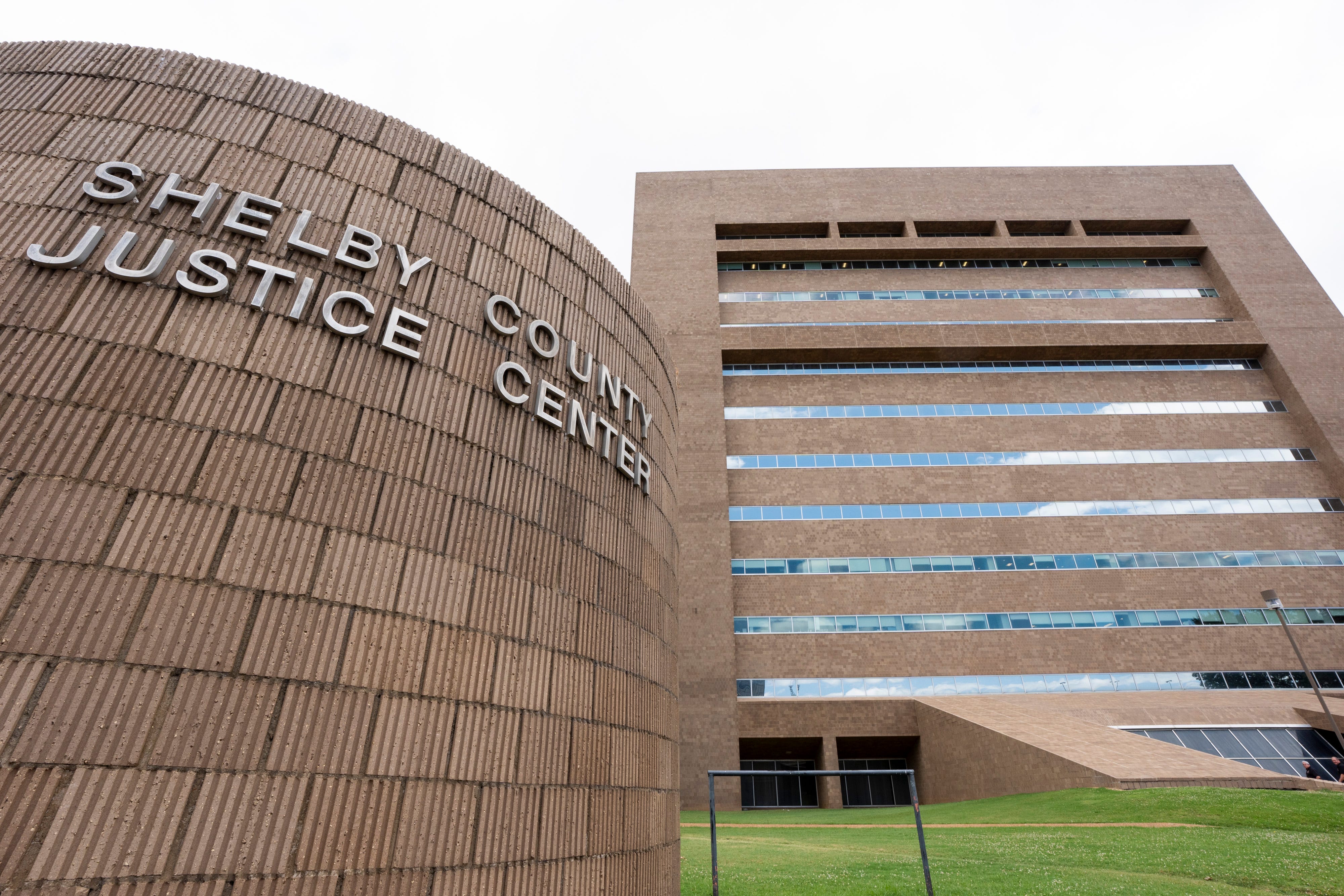 Almost 400 detainees at 201 Poplar intake; inmates sleeping in showers