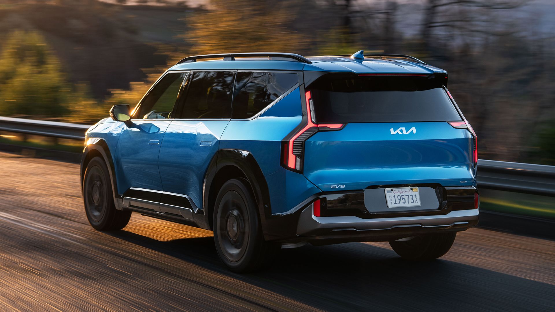 Best Large Electric SUVs for 2025 | Top Full-size EVs | CarBuzz