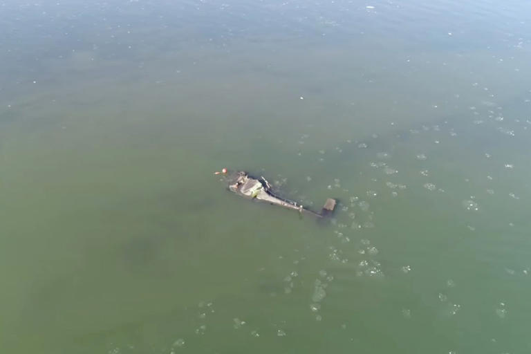 DC plane crash wreckage pulled from Potomac — as eerie photo shows ...