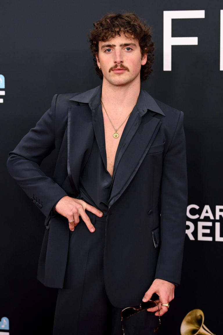 Benson Boone apologizes for grabbing his crotch after Grammys 2025 ... Benson Boone apologizes for grabbing his crotch after Grammys 2025 ...
