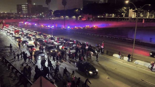 Protesters Block LA Freeway in Demonstration Against ICE