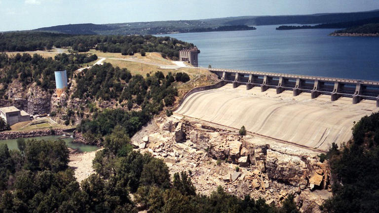 At The Ozarks' Edge Is A Majestic Lake State Park Often Called Oklahoma ...