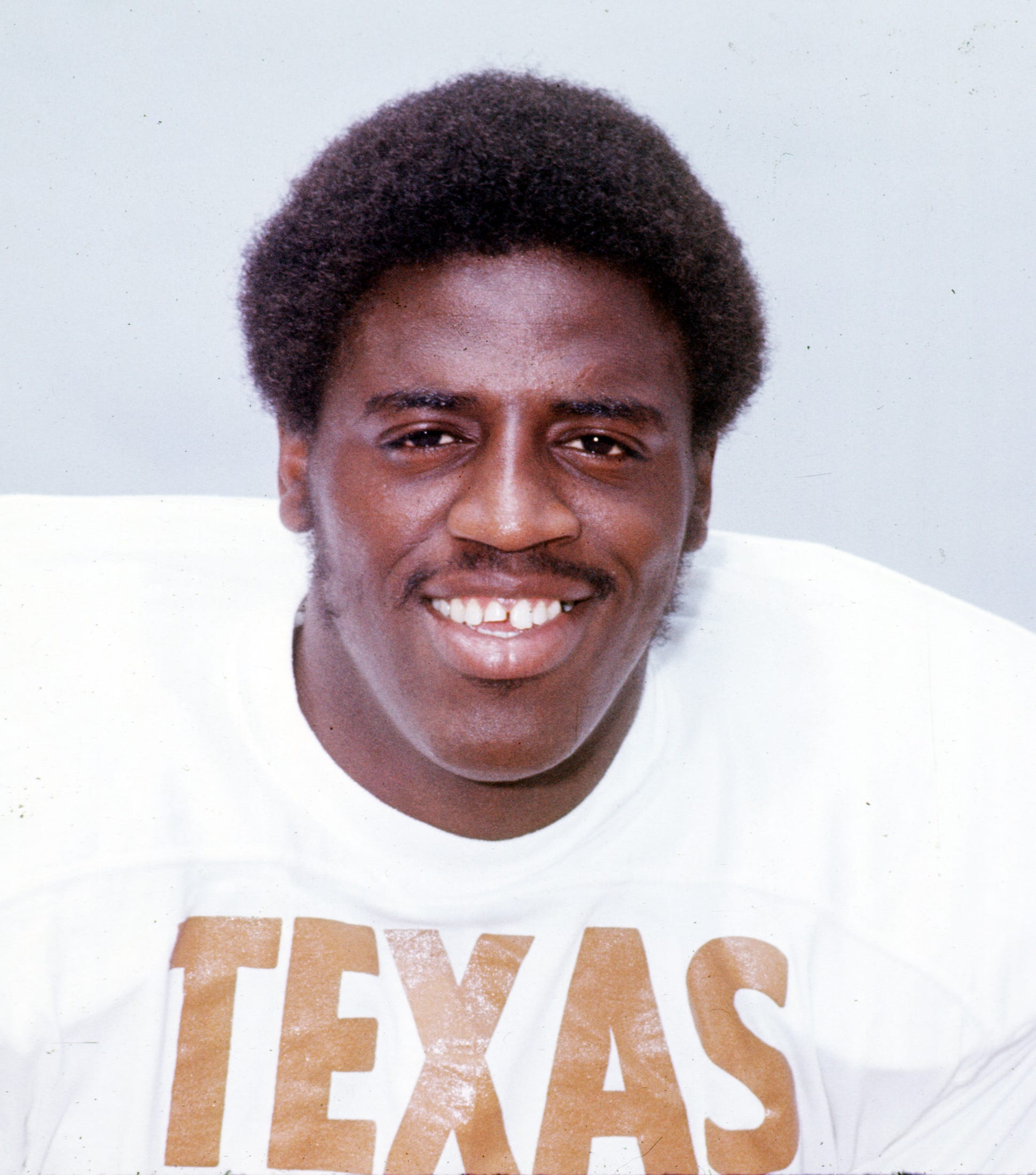 Texas football's Tim Campbell, star defensive end for 1977 SWC ...