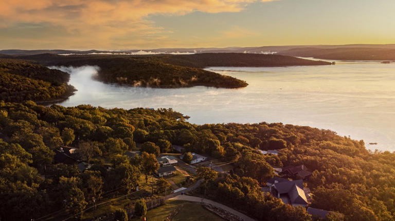 At The Ozarks' Edge Is A Majestic Lake State Park Often Called Oklahoma ...