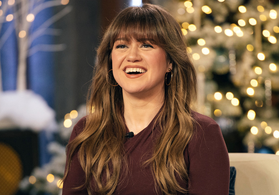 Kelly Clarkson Fans Praise Her ‘Elevated’ Style in Best Photos From ...