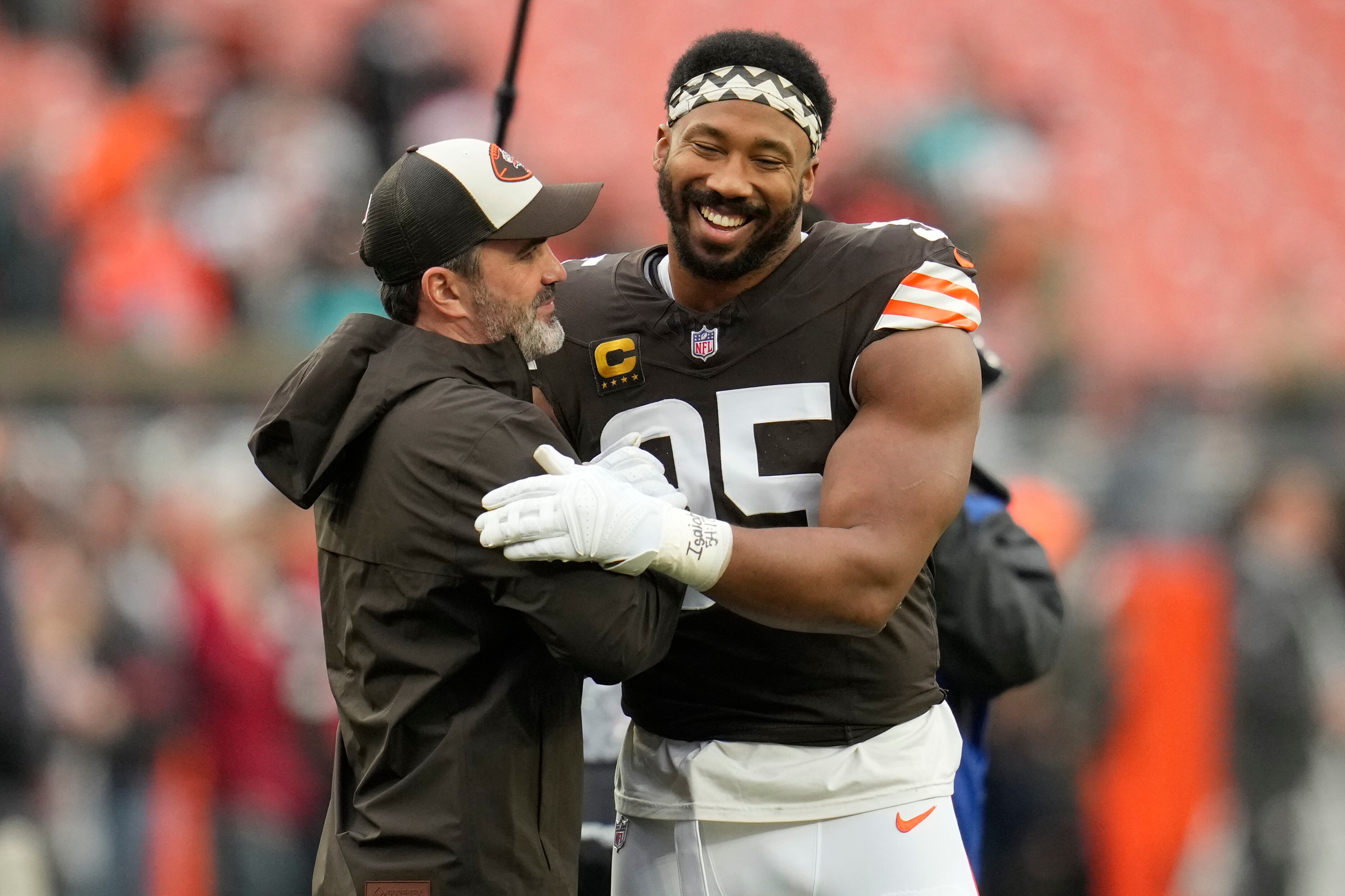Myles Garrett requests trade from Cleveland Browns