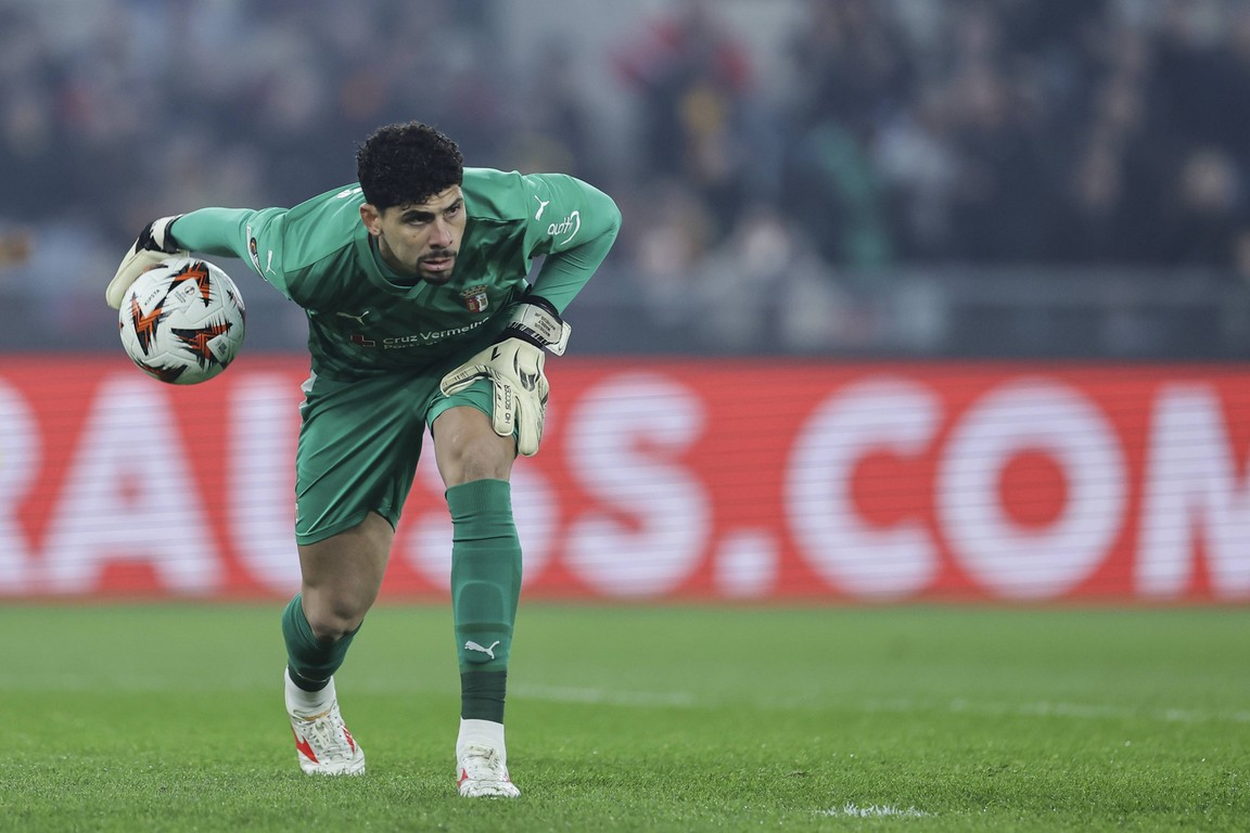 Ajax vindt opvolger Ramaj in Portugal