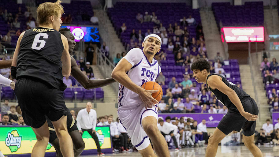 Men’s Basketball: Punch Scores a Career-High and Leads the Frogs Over ...