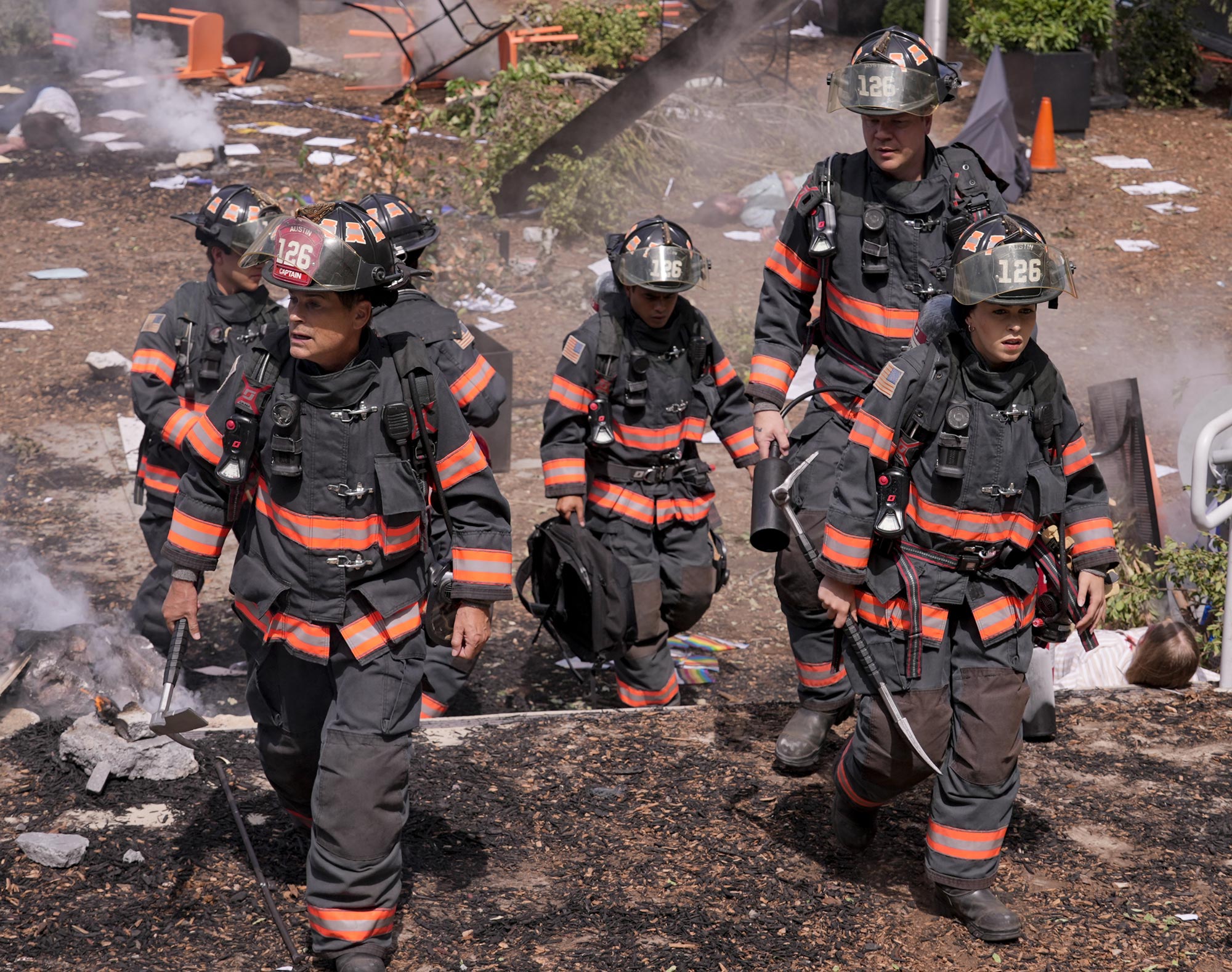 '9-1-1: Lone Star' Finale Preview: 126 Must Save City From Nuclear Meltdown