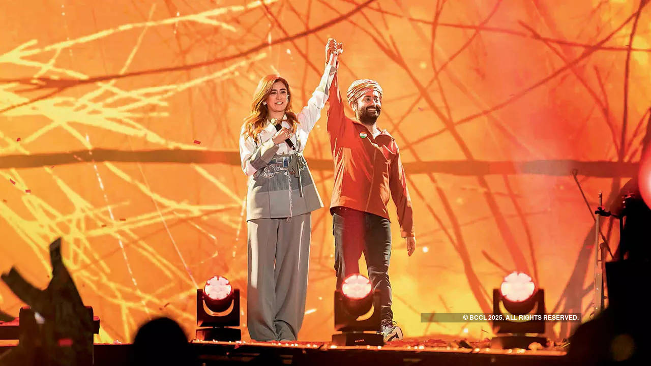 Muskurane ki wajah tum ho: NCR to Arijit Singh