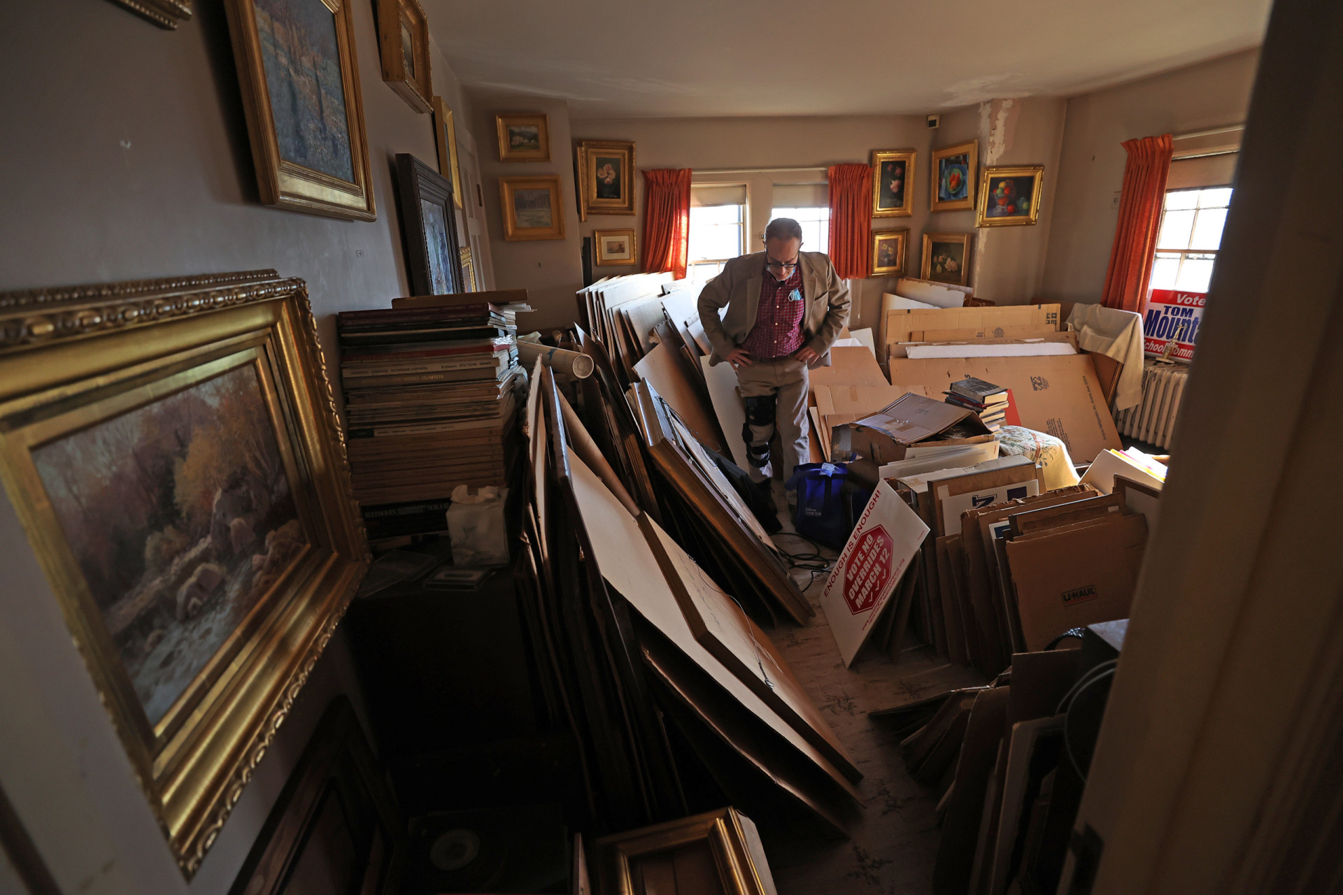 30 Haunting Images of Abandoned Places Stuck in Time