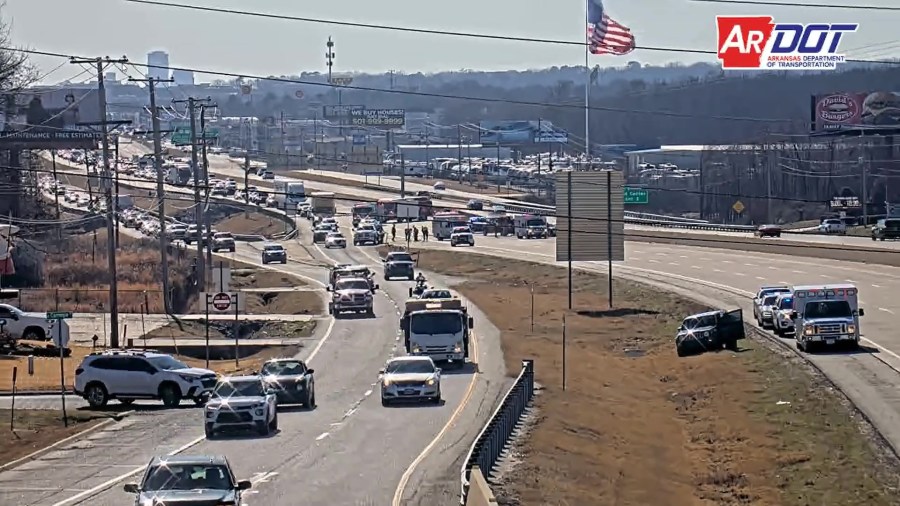 Crash on northbound Interstate 57 in Sherwood blocking all lanes