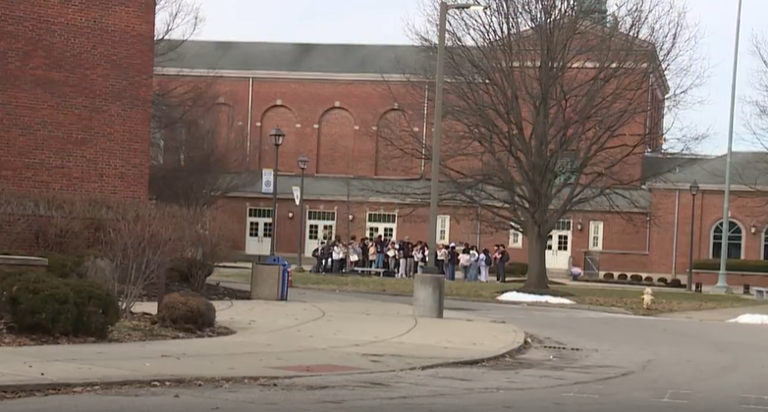 Students in Walnut Hills stage walk-out protest over immigration changes Students in Walnut Hills stage walk-out protest over immigration changes