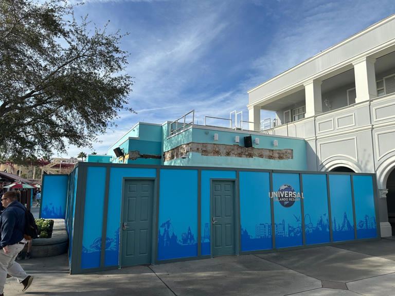 Crews Begin Construction Work on Universal Studios Florida Entrance Store