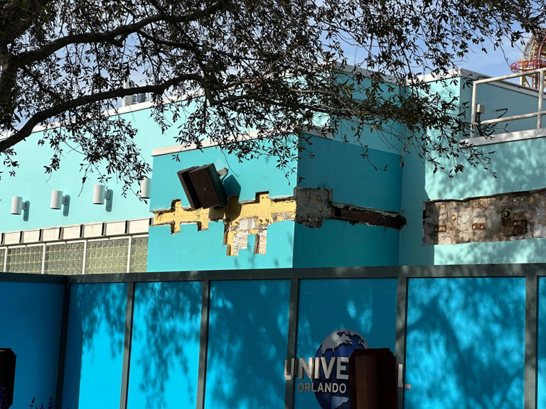 Crews Begin Construction Work on Universal Studios Florida Entrance Store
