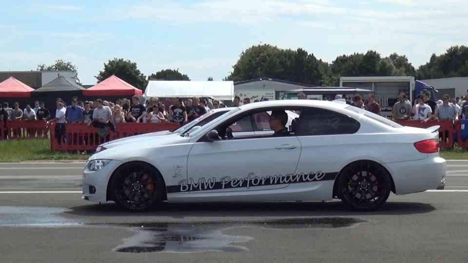 BMW 335i E92 Performance Kit | 1/4 Mijl Drag Race & Geluid Compilation