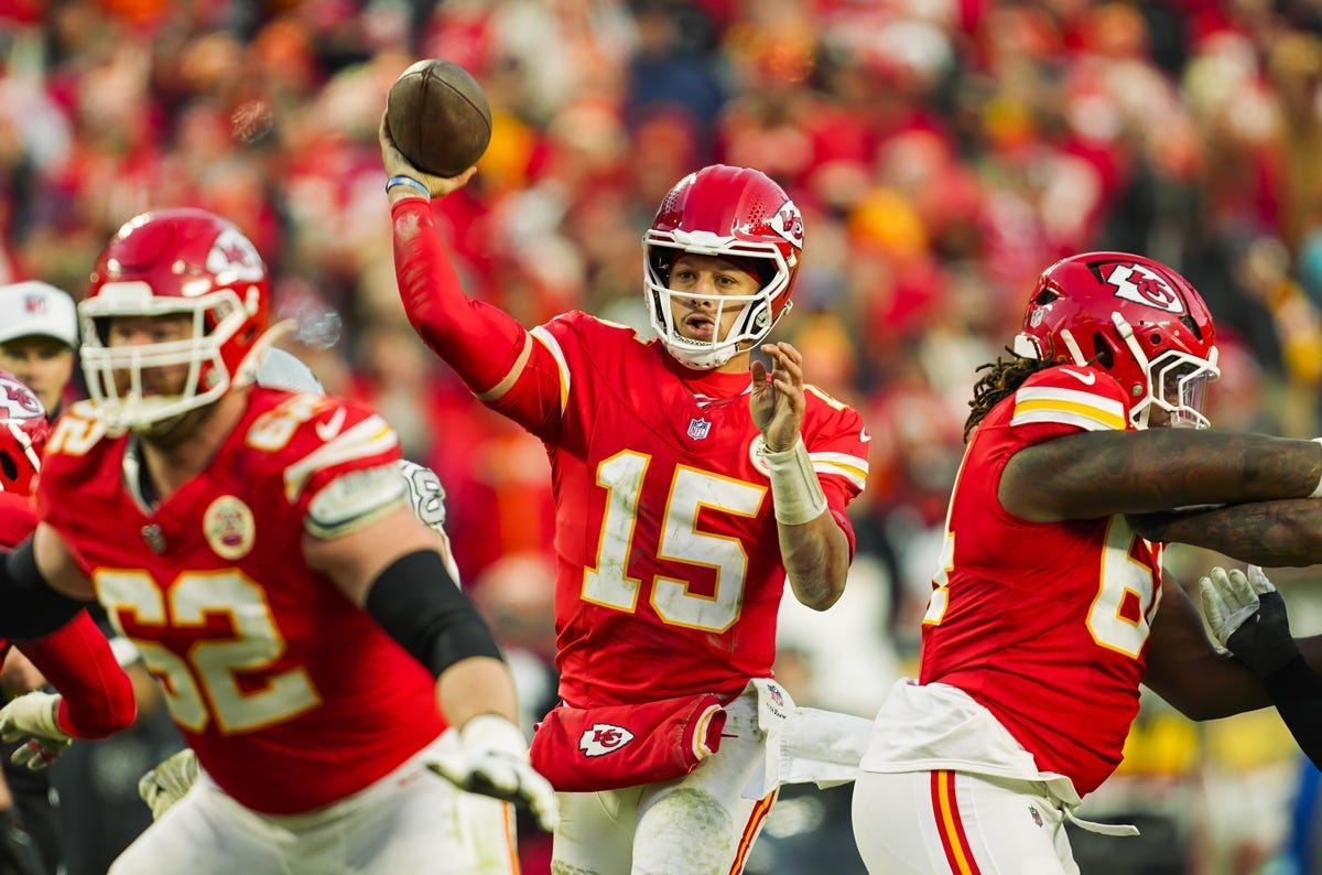 2025 Super Bowl: Patrick Mahomes prop bet odds, picks and predictions