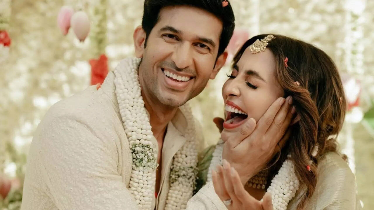 Actor Parvati Nair Gets Engaged To Businessman Aashrith Ashok, See Pictures