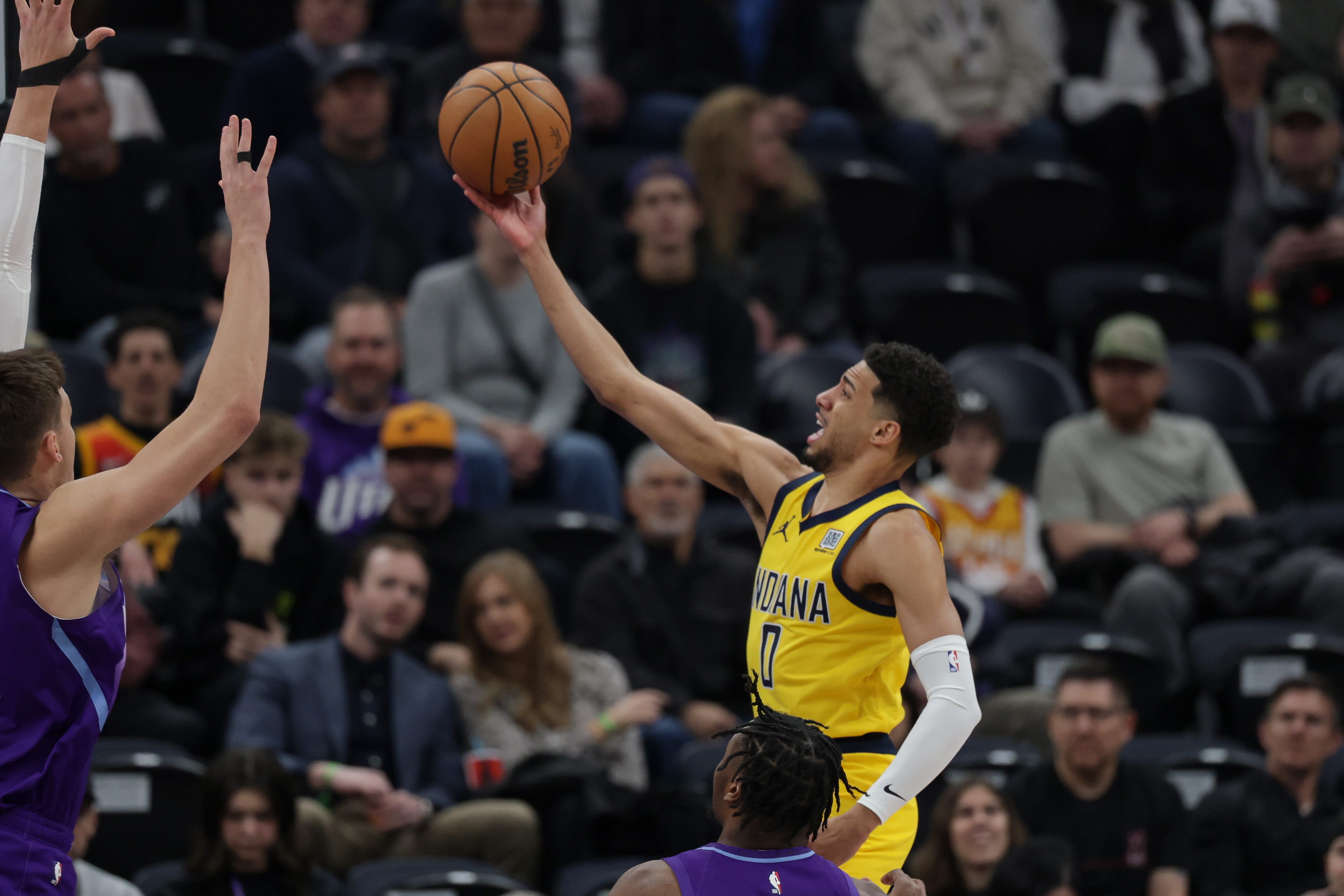 Pacers dig deep, finish strong to open West Coast road trip by stealing ...