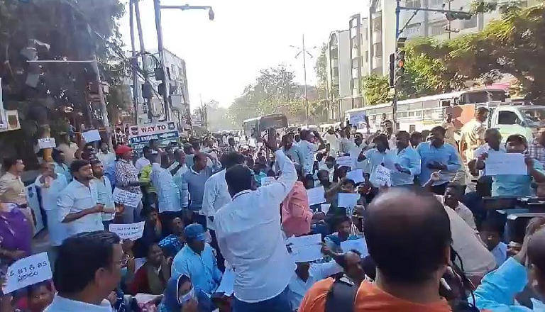 Protest erupts at Telangana ministers’ quarters over unfulfilled VRO ...
