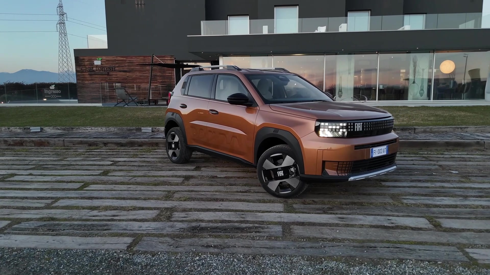 Fiat Grande Panda La Prima Design Preview in Luna Bronze