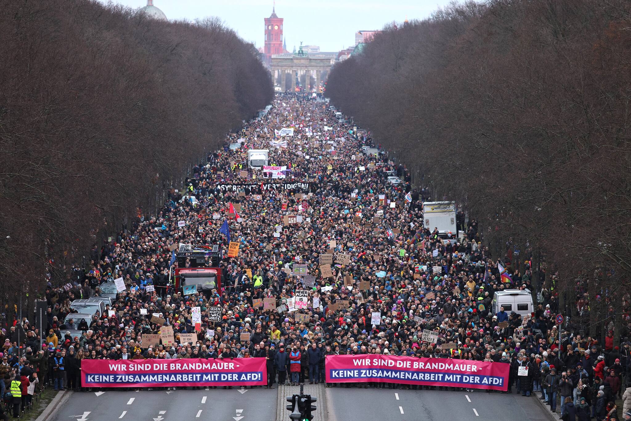 Demos gegen AfD und CDU-Kurs: Bringen Proteste etwas vor der ...