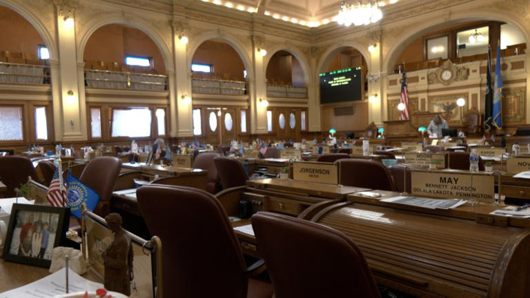 Lawmakers want to know why criminals re-offend