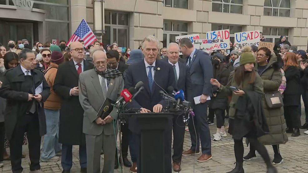 Federal employees, contractors grow frustrated after USAID was "shut down"