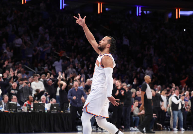 Jalen Brunson scores 42 points to fuel Knicks’ furious rally for win over Rockets without OG Anunoby