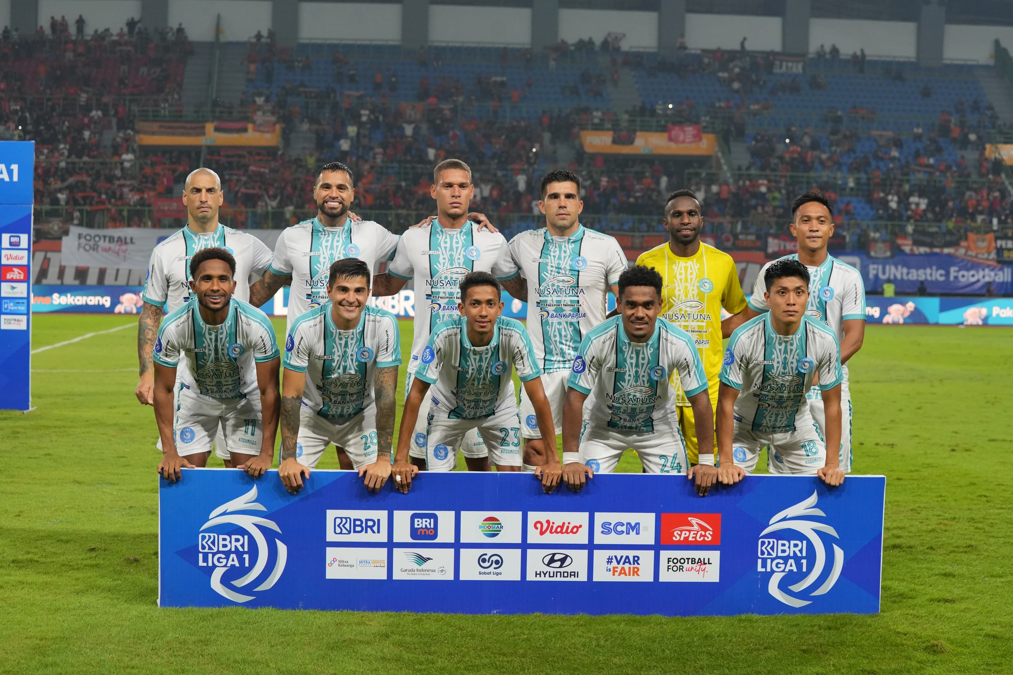 Patrick Kluivert Terkesima dengan Pemain di Laga Persija Vs PSBS Biak ...