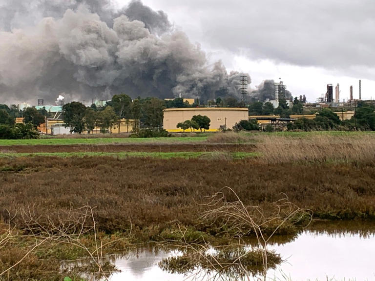 Martinez refinery fire update: Blaze under control, but smoke and ...