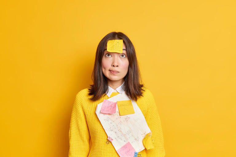 Fakta atau Mitos: Orang yang Overthinking Cenderung Lebih Cerdas? Fakta atau Mitos: Orang yang Overthinking Cenderung Lebih Cerdas?