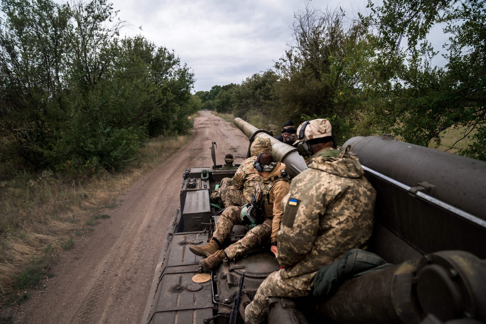 Rare Ukrainian combat footage reveals counter-battery artillery operation