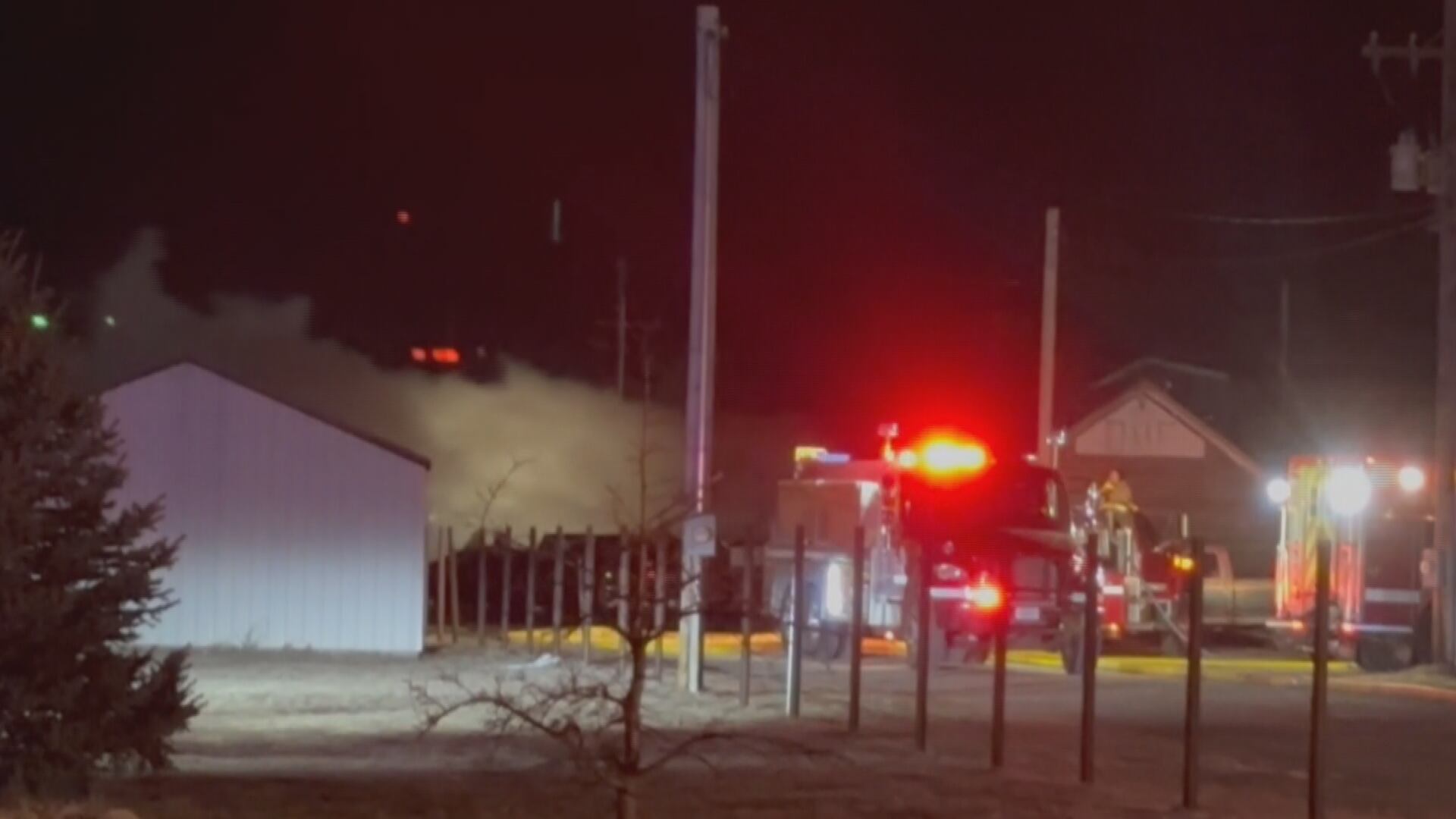 Fire crews respond to potential business fire in Alda