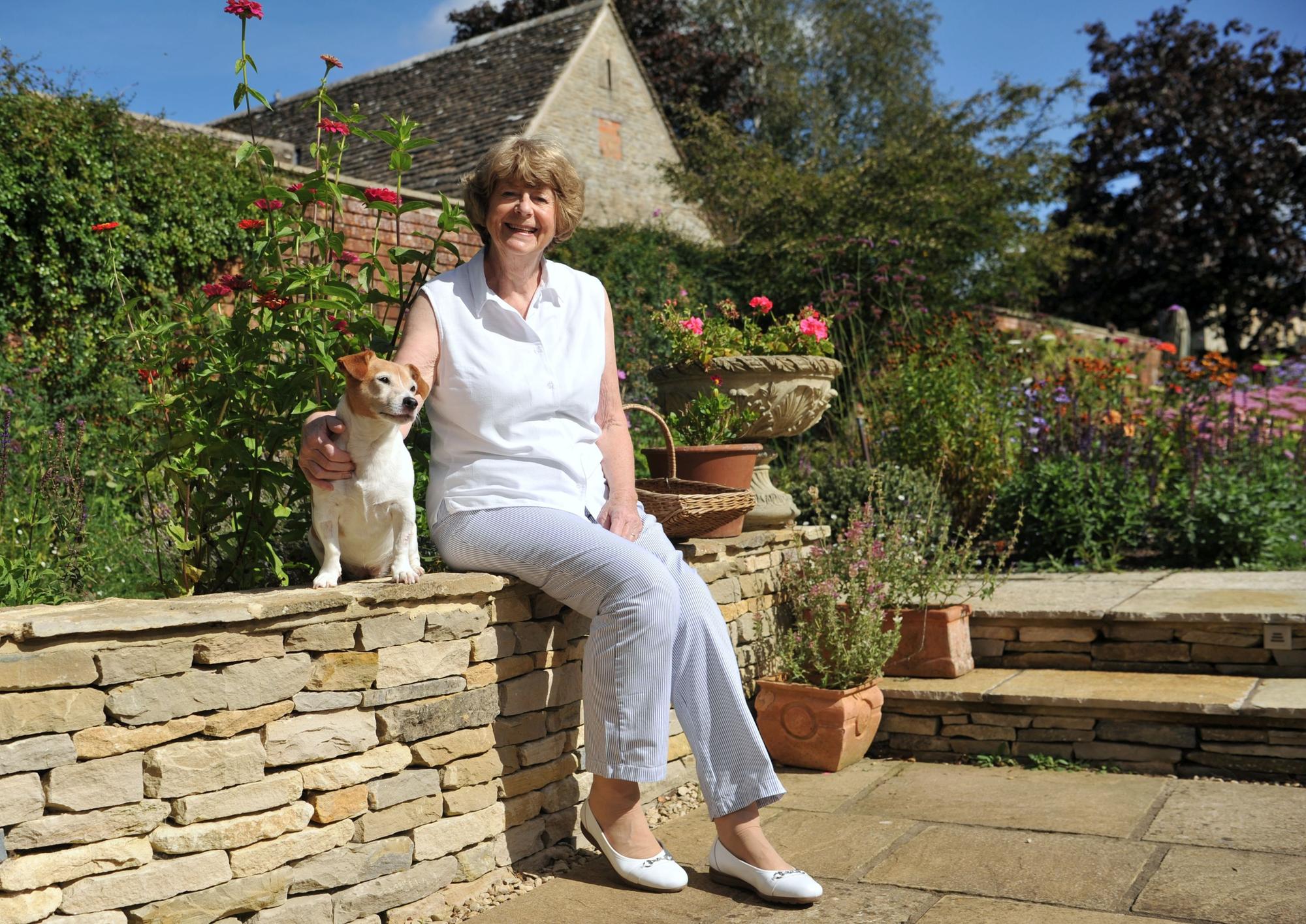 Writer, broadcaster and entertainer, Pam Ayres MBE, brings new show to ...