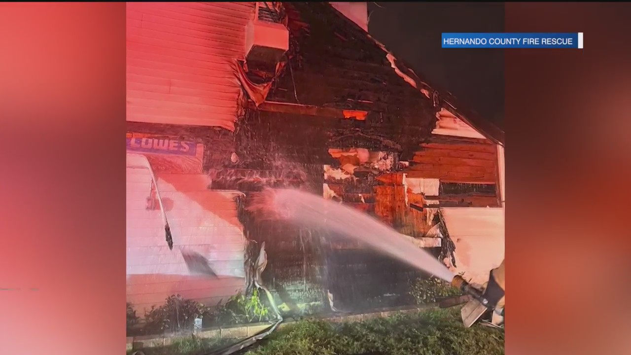 Hernando Beach restaurant closed after catching fire Tuesday morning