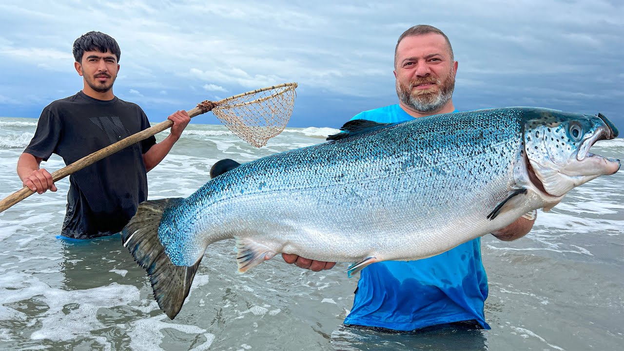 Giant Salmon Baked to Perfection with Lemon & Vegetables! 🍋🔥