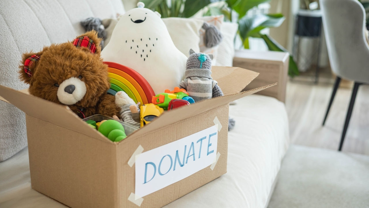 Declutter Your Closet in 60 Minutes or Less – Quick and Easy Steps to ...