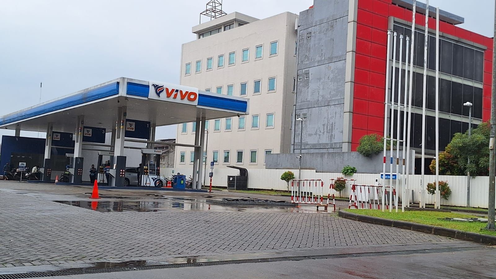 Beda dengan Kompetitornya, Stok Bensin di SPBU Swasta Ini Masih Melimpah