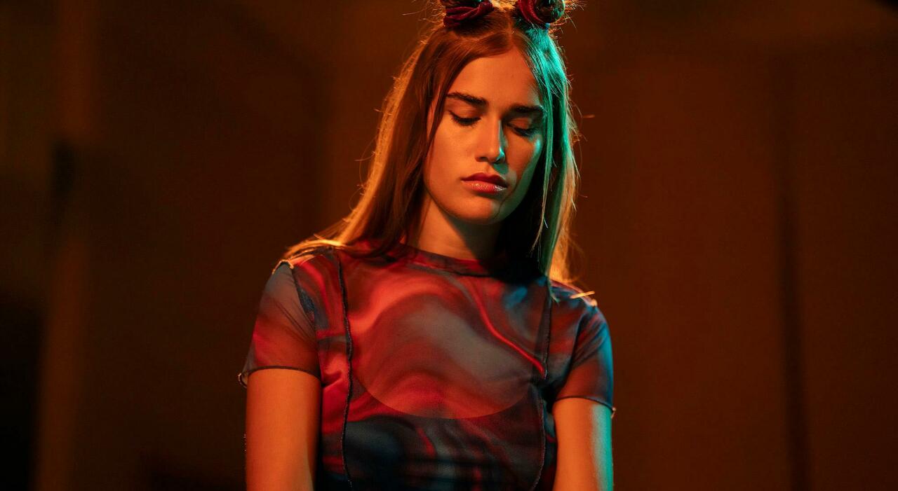 "Febbre", il testo della canzone di Clara a Sanremo 2025