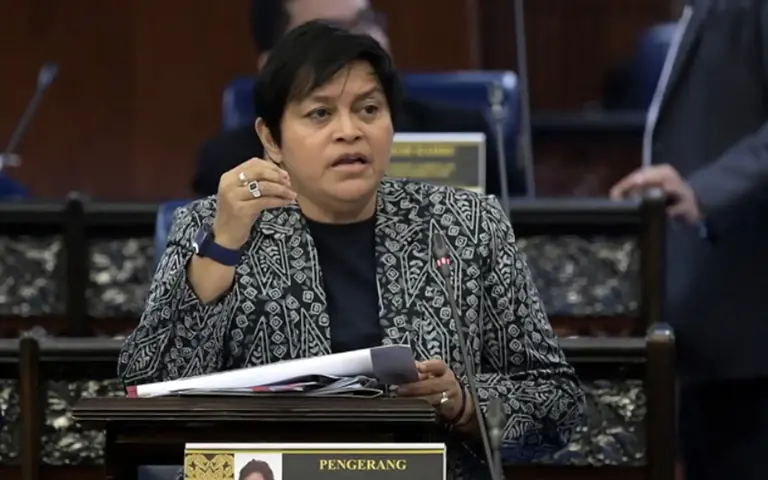 No plans to protect whistleblowers who go public first, says Azalina No plans to protect whistleblowers who go public first, says Azalina
