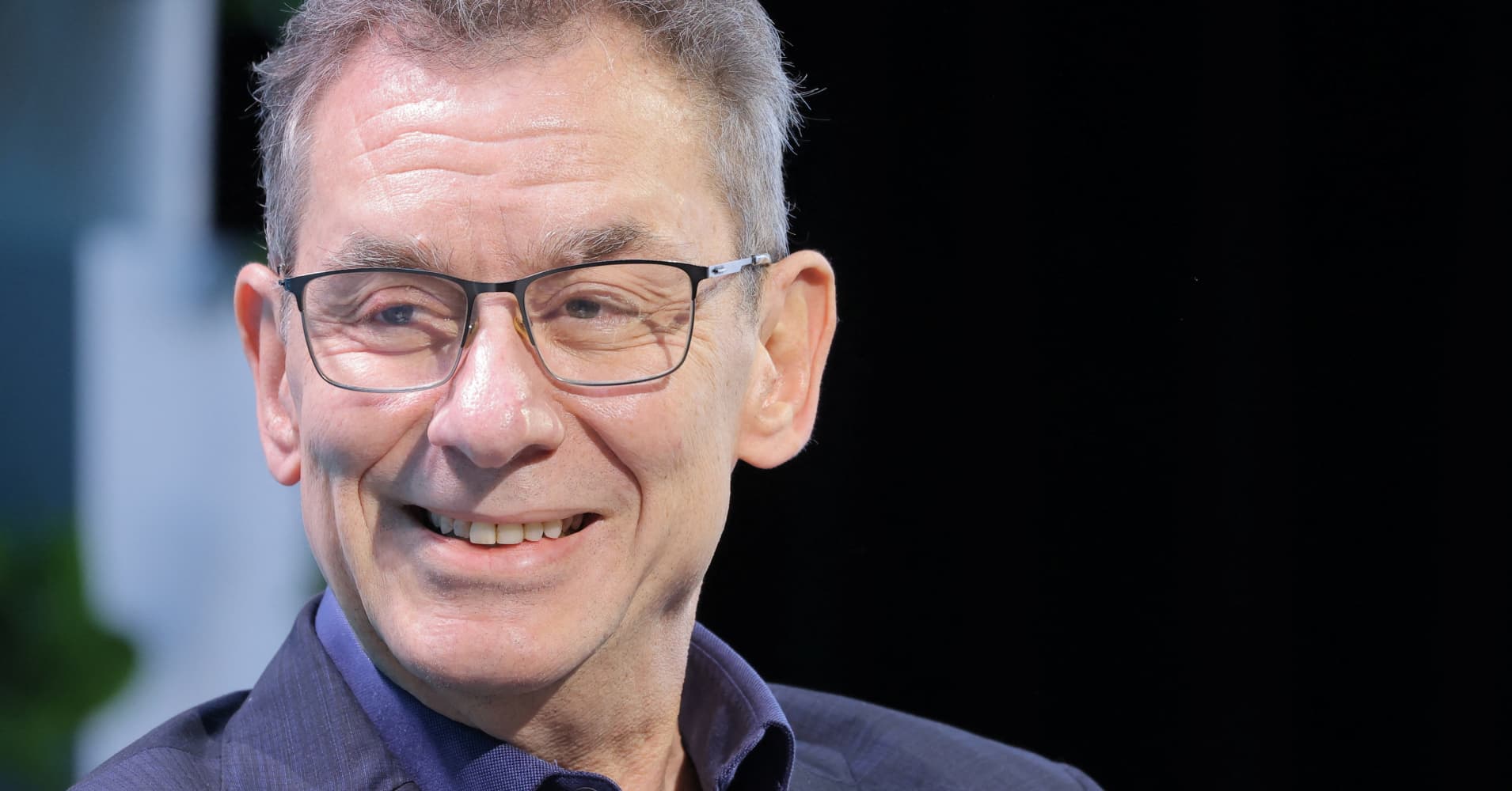 Pfizer tops earnings estimates as Covid product sales beat expectations ...