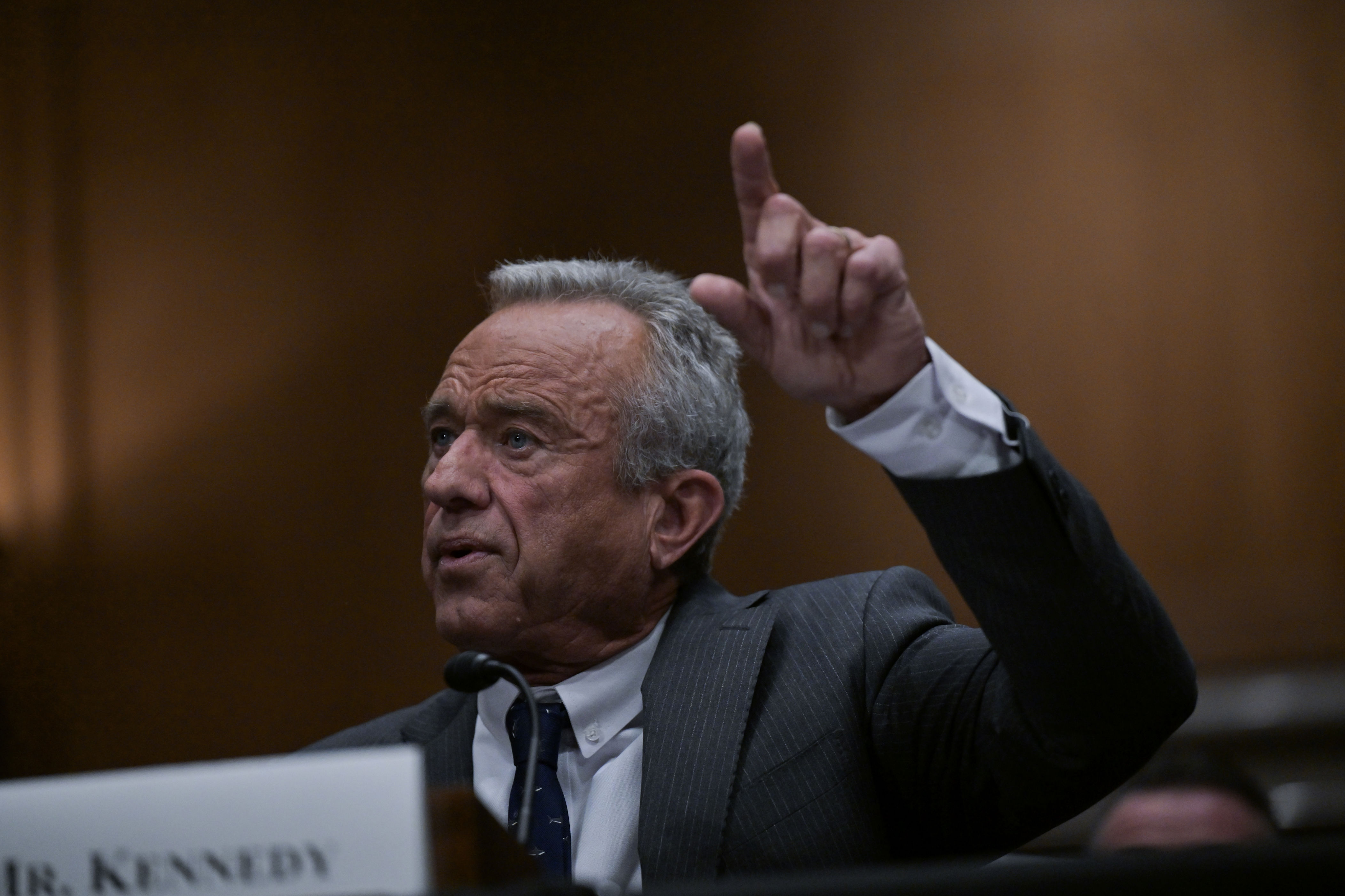 RFK Jr. closes in on HHS Cabinet post after Senate panel vote